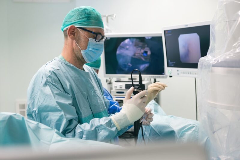 ECIRS - jednoczesne zastosowanie w nerce dwóch metod leczenia (PCNL ...